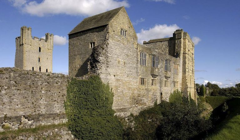 History: Helmsley Castle - i-Yorkshire Marketplace